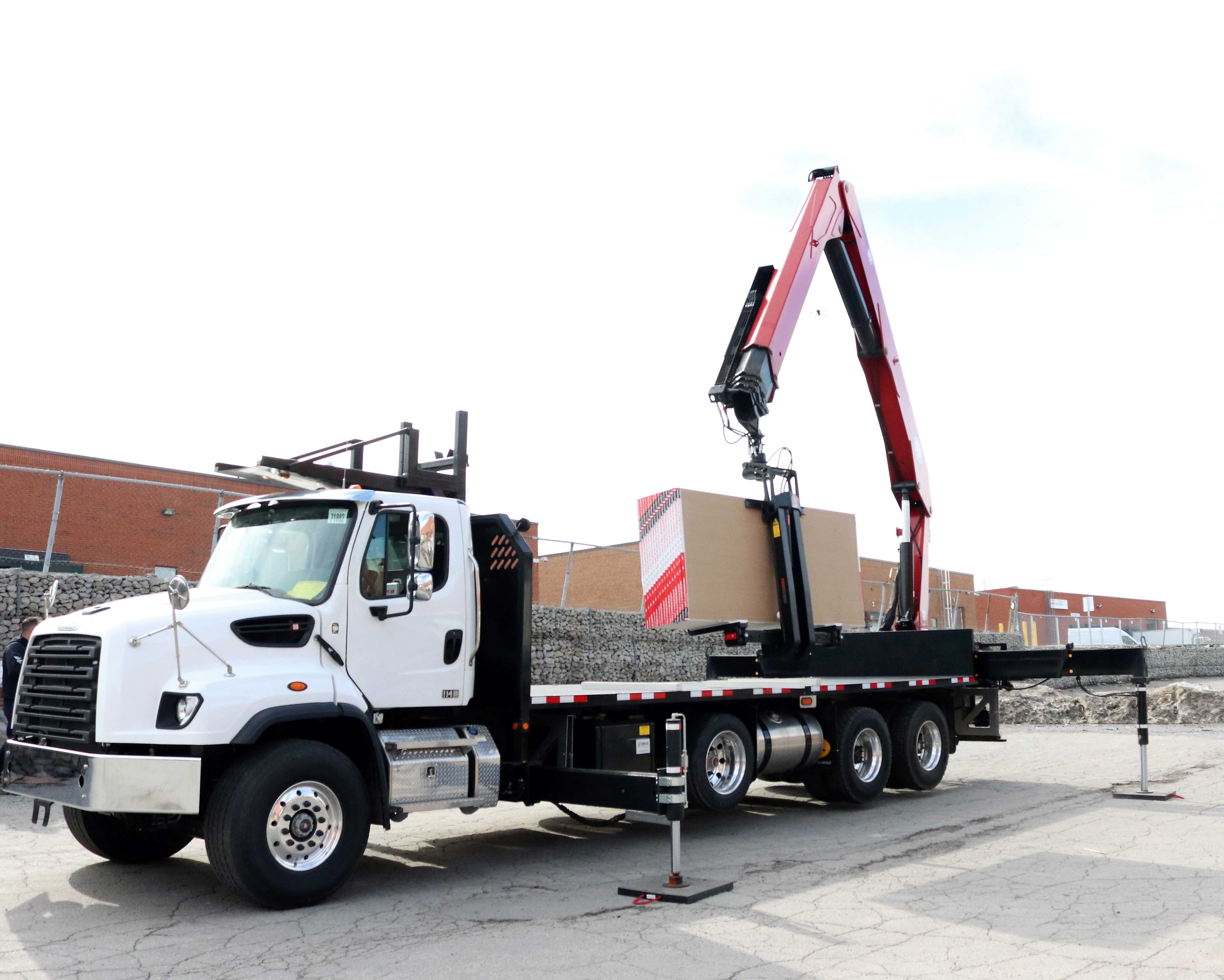 Coming Soon! 2023 Freightliner 114SD - HMF 28562 - 6 Story Wallboard ...