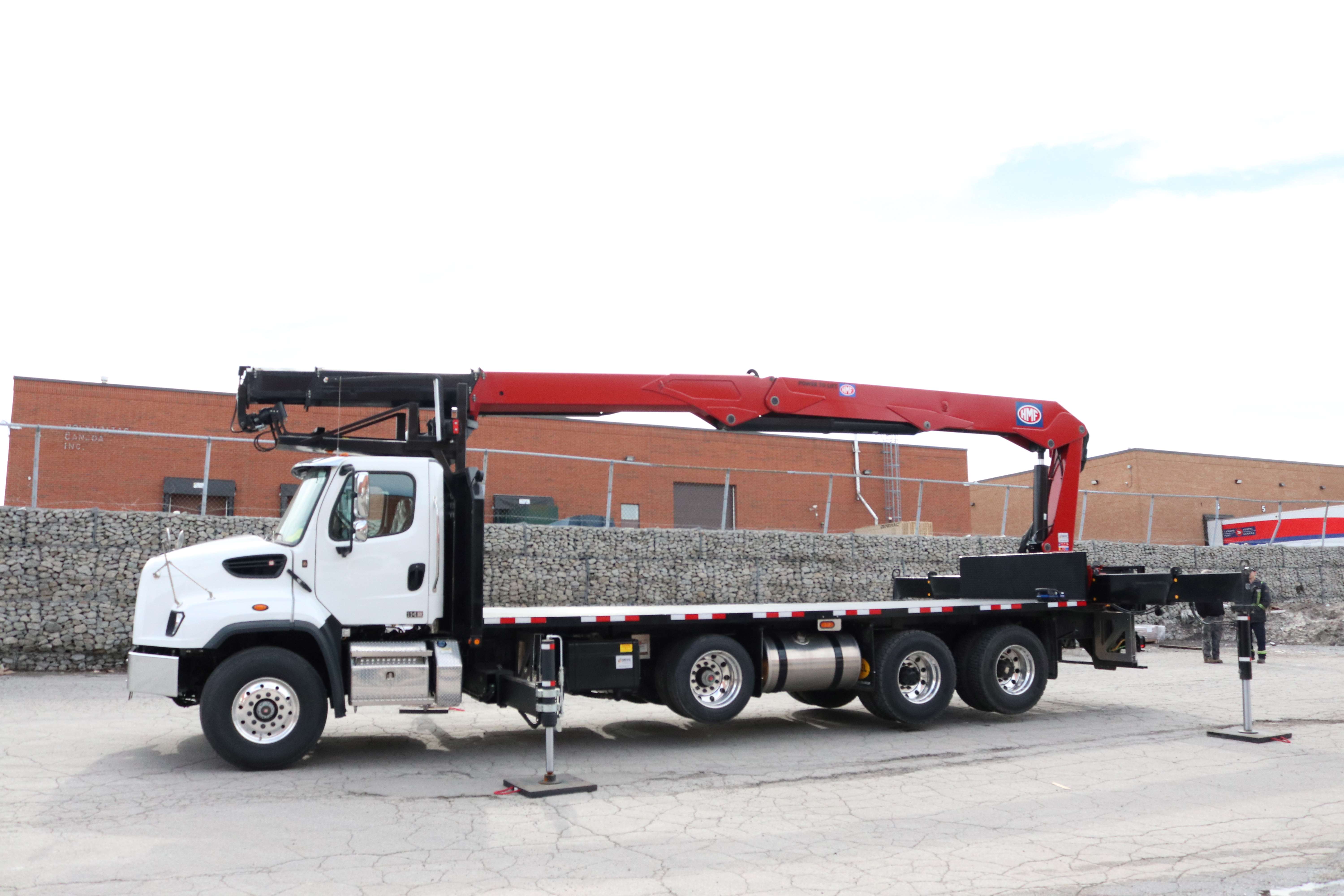 Coming Soon! 2023 Freightliner 114SD - HMF 28562 - 6 Story Wallboard ...