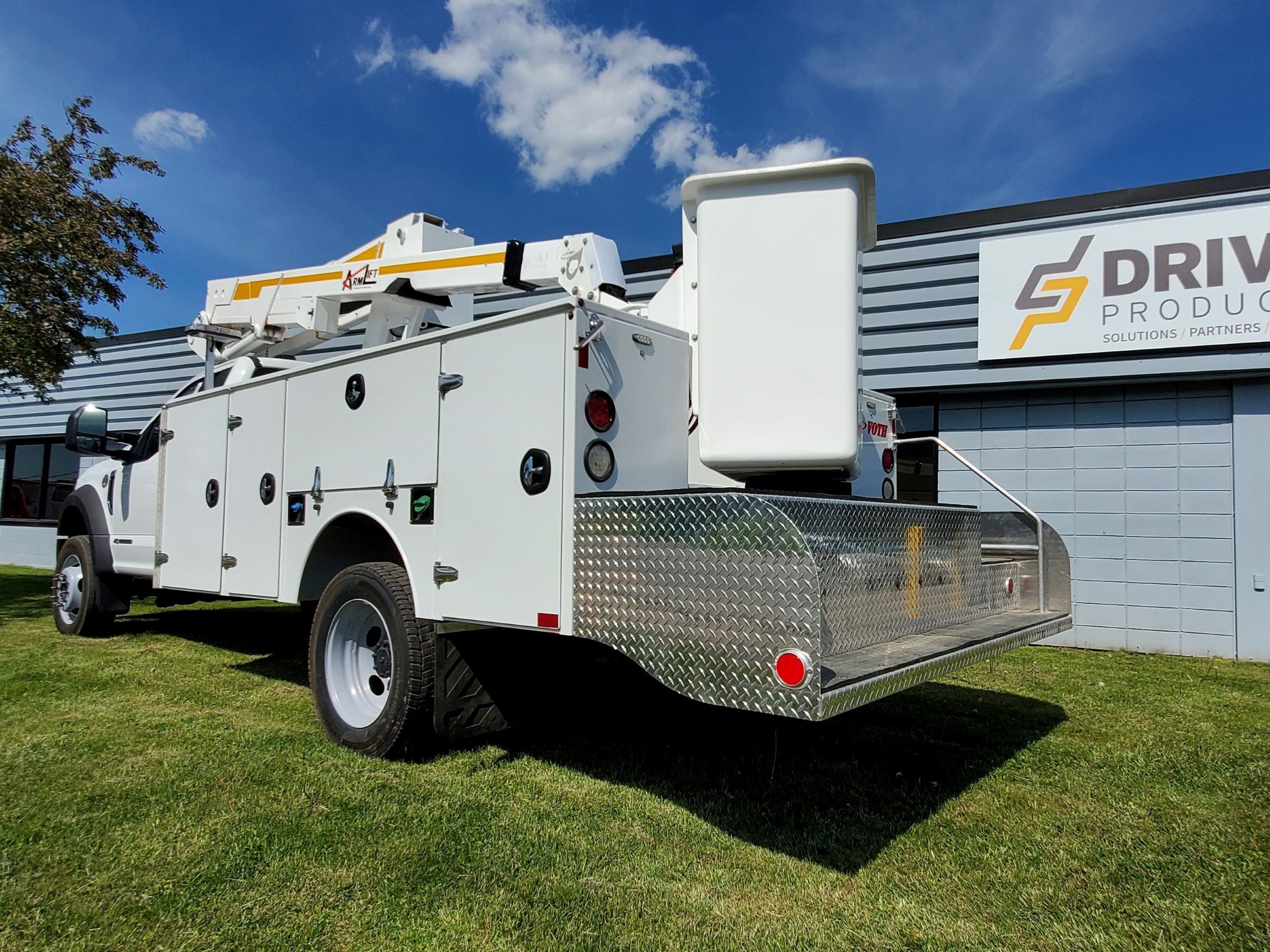 2022 Ford F550 - Armlift TK144 Aerial Device and Voth Service Body ...